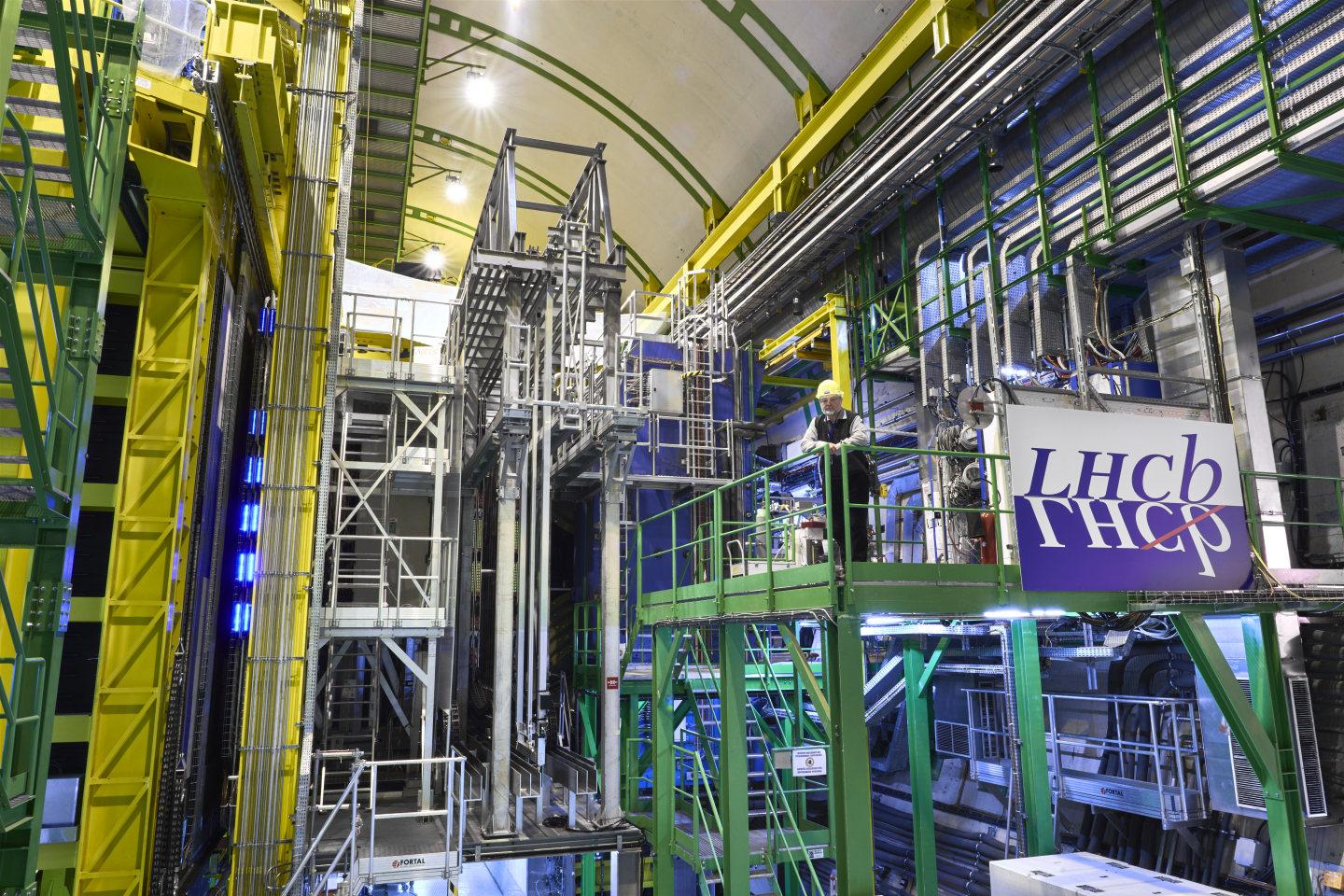 Fisica delle particelle | Nuovi risultati dall’esperimento LHCb del ...