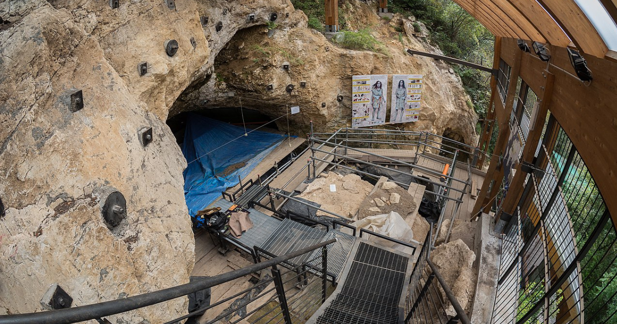 Archeologia | Piccole tracce sulle pietre di Grotta di Fumane ...